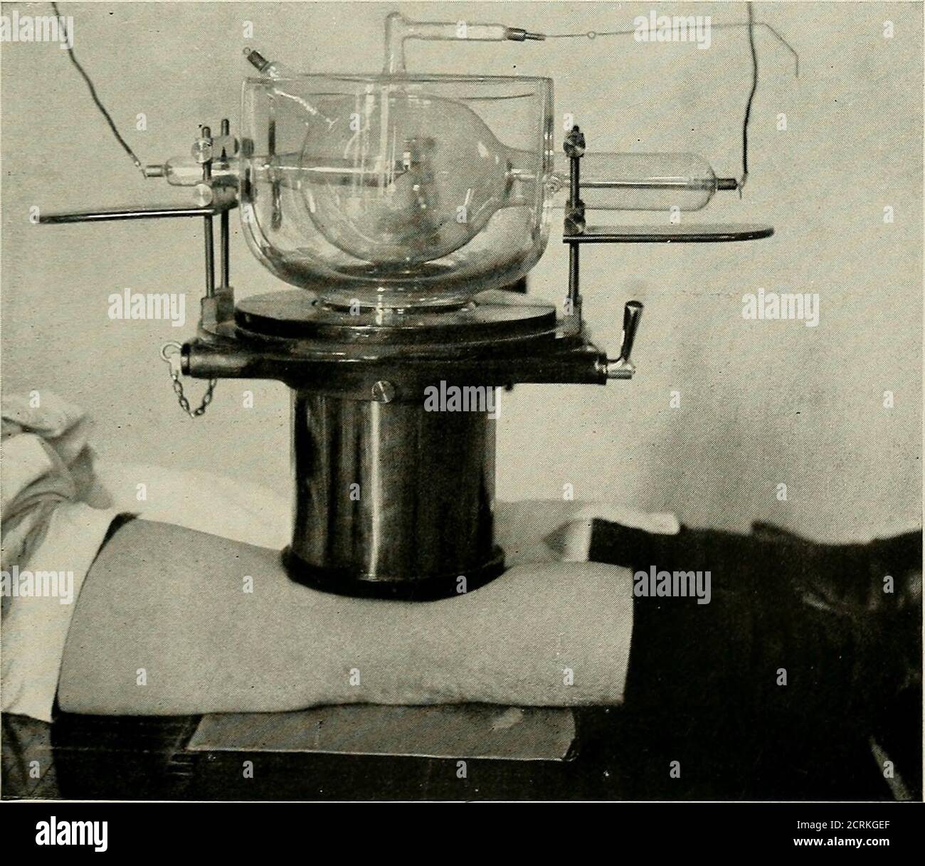 . Röntgen rays and electro-therapeutics : with chapters on radium and ...