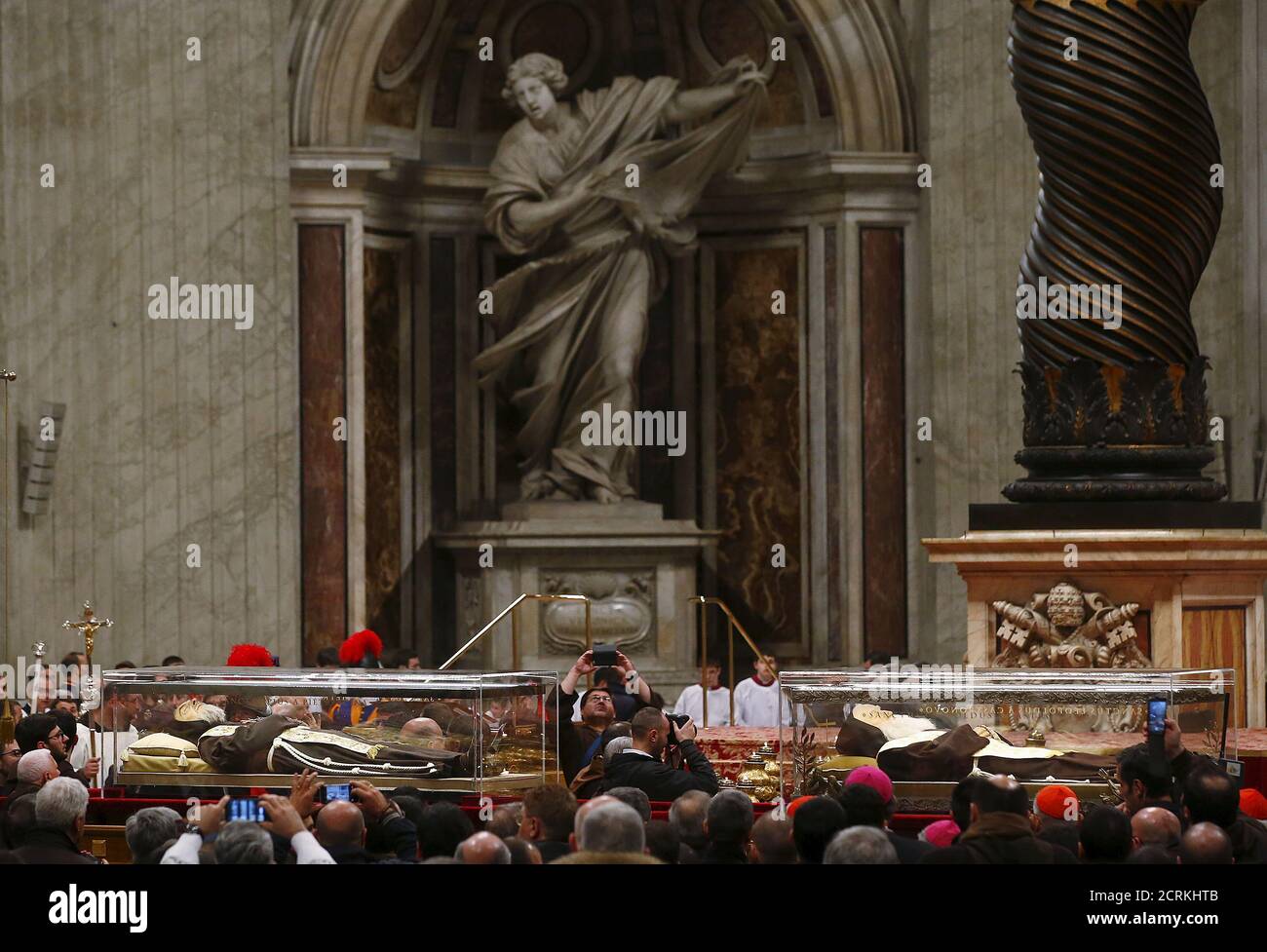 Exhumed bodies hi-res stock photography and images - Alamy