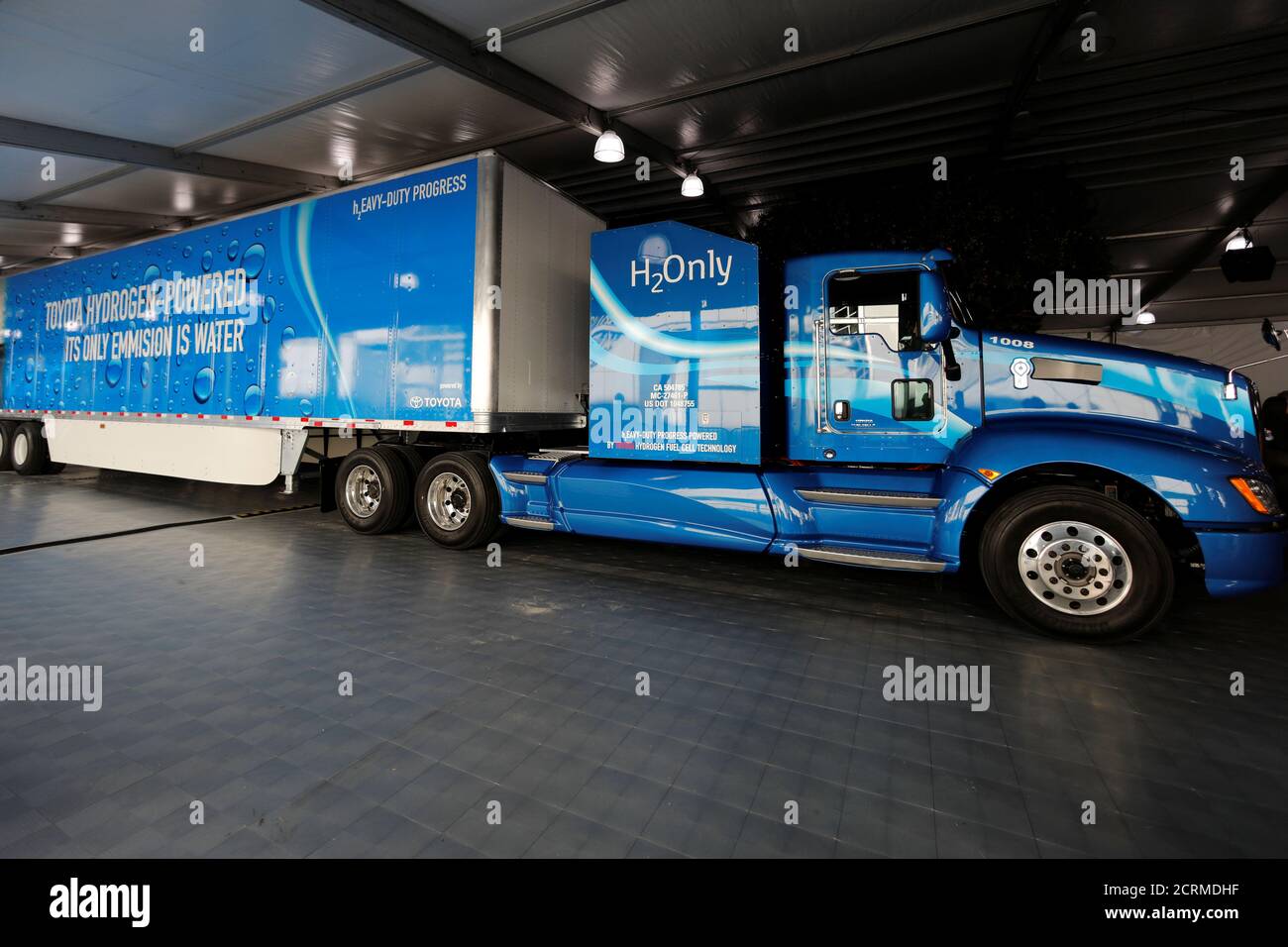 Hydrogen fuel cell powered truck hi-res stock photography and images ...