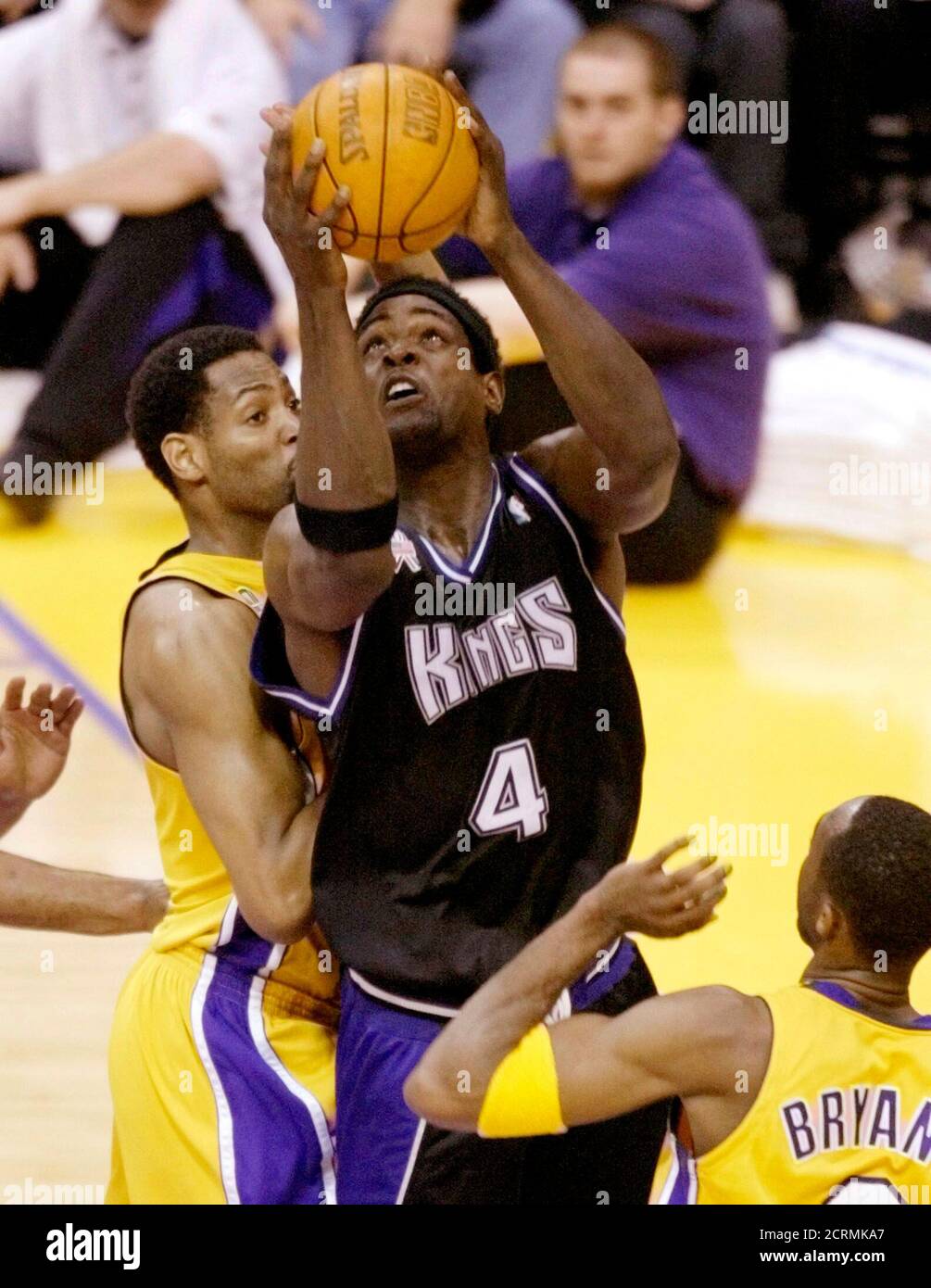 Robert horry kings 2002 hi-res stock photography and images - Alamy