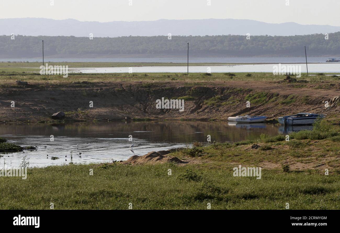 Low water levels in dam hi-res stock photography and images - Alamy