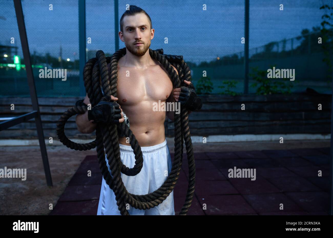 Ropes poses hi-res stock photography and images - Alamy