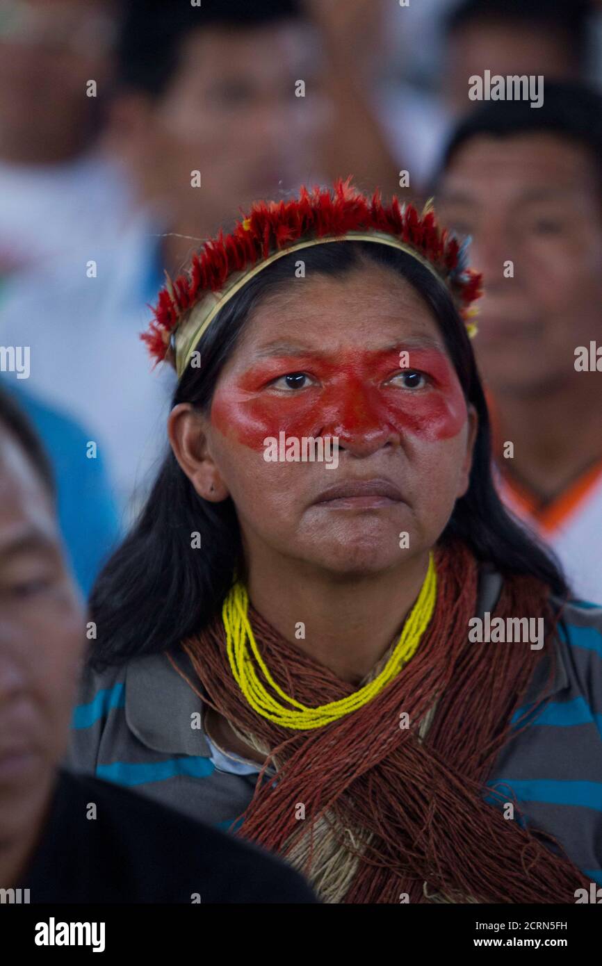 Waorani indian hi-res stock photography and images - Alamy