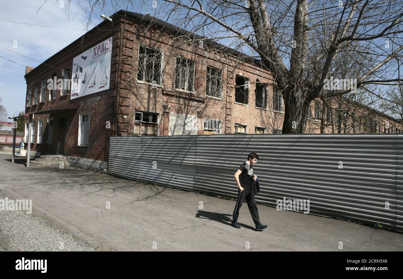 Beslan School 2004 High Resolution Stock Photography and Images - Alamy