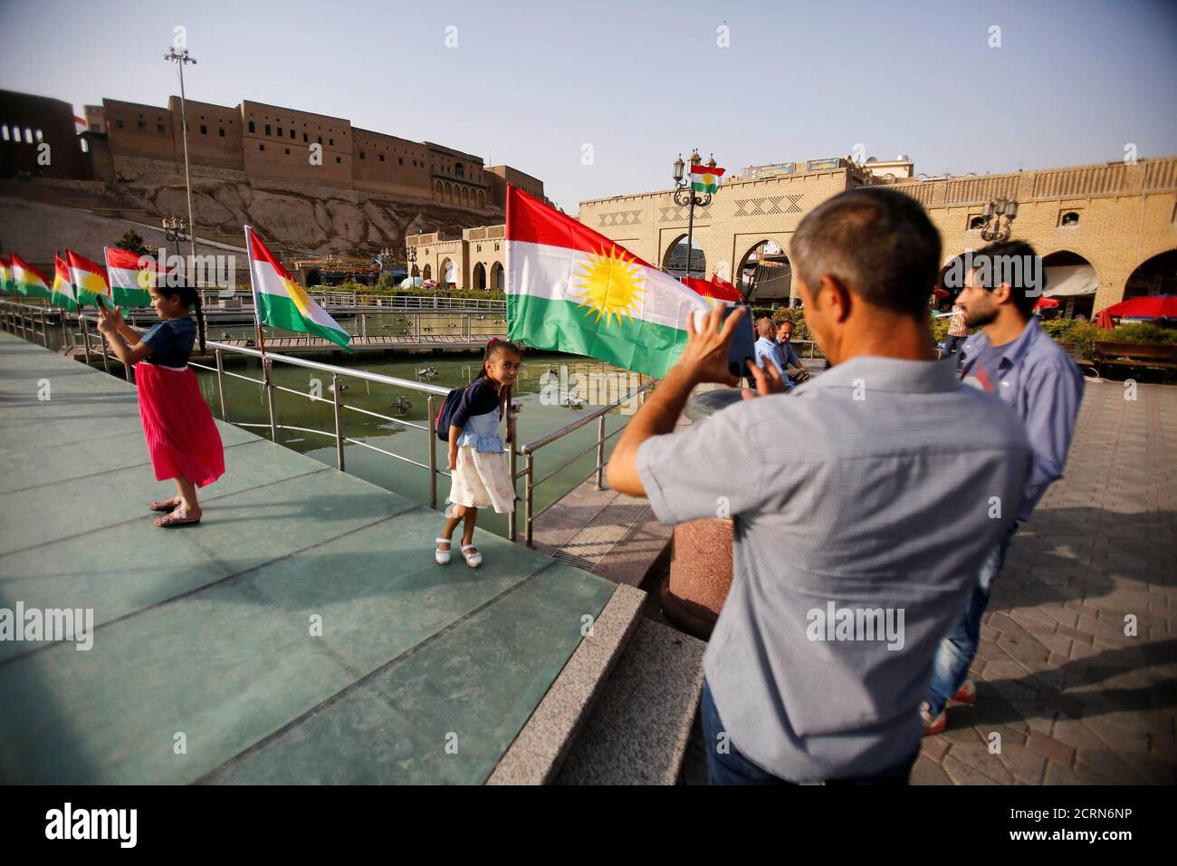 Erbil flag hi-res stock photography and images - Alamy