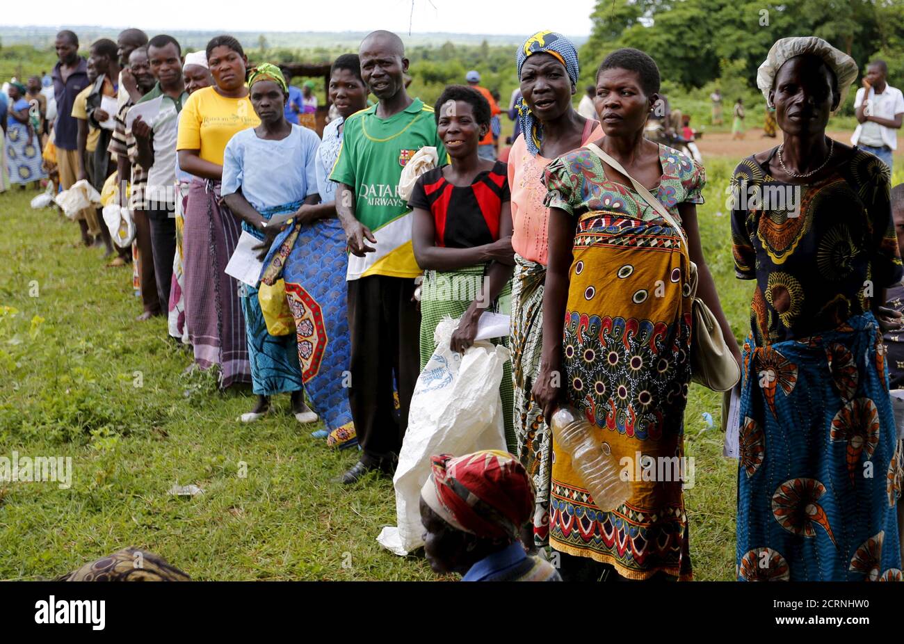 Food queue africa hi-res stock photography and images - Alamy