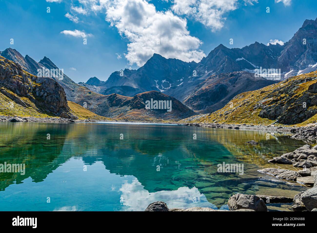 The Marinet lakes are located in French territory. They can be reached ...