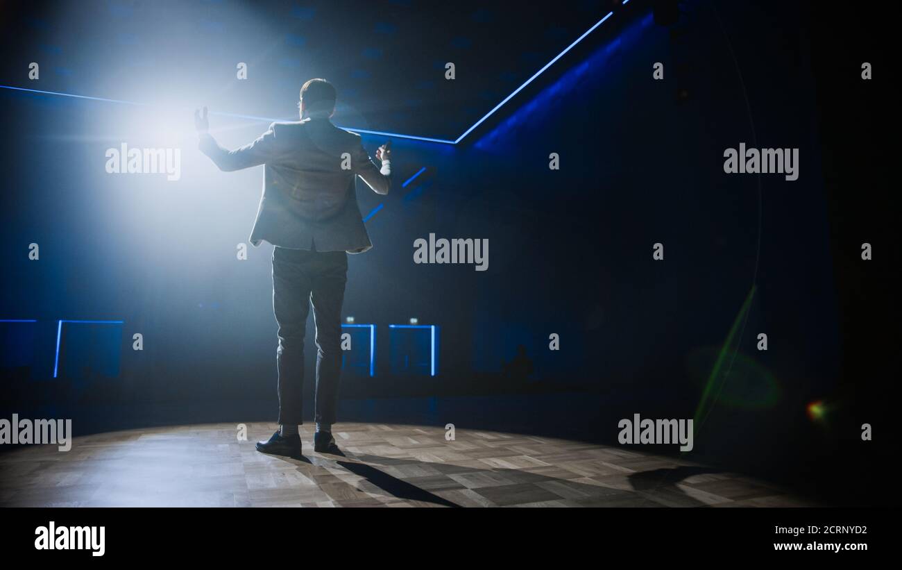 Making a pitch hi-res stock photography and images - Alamy