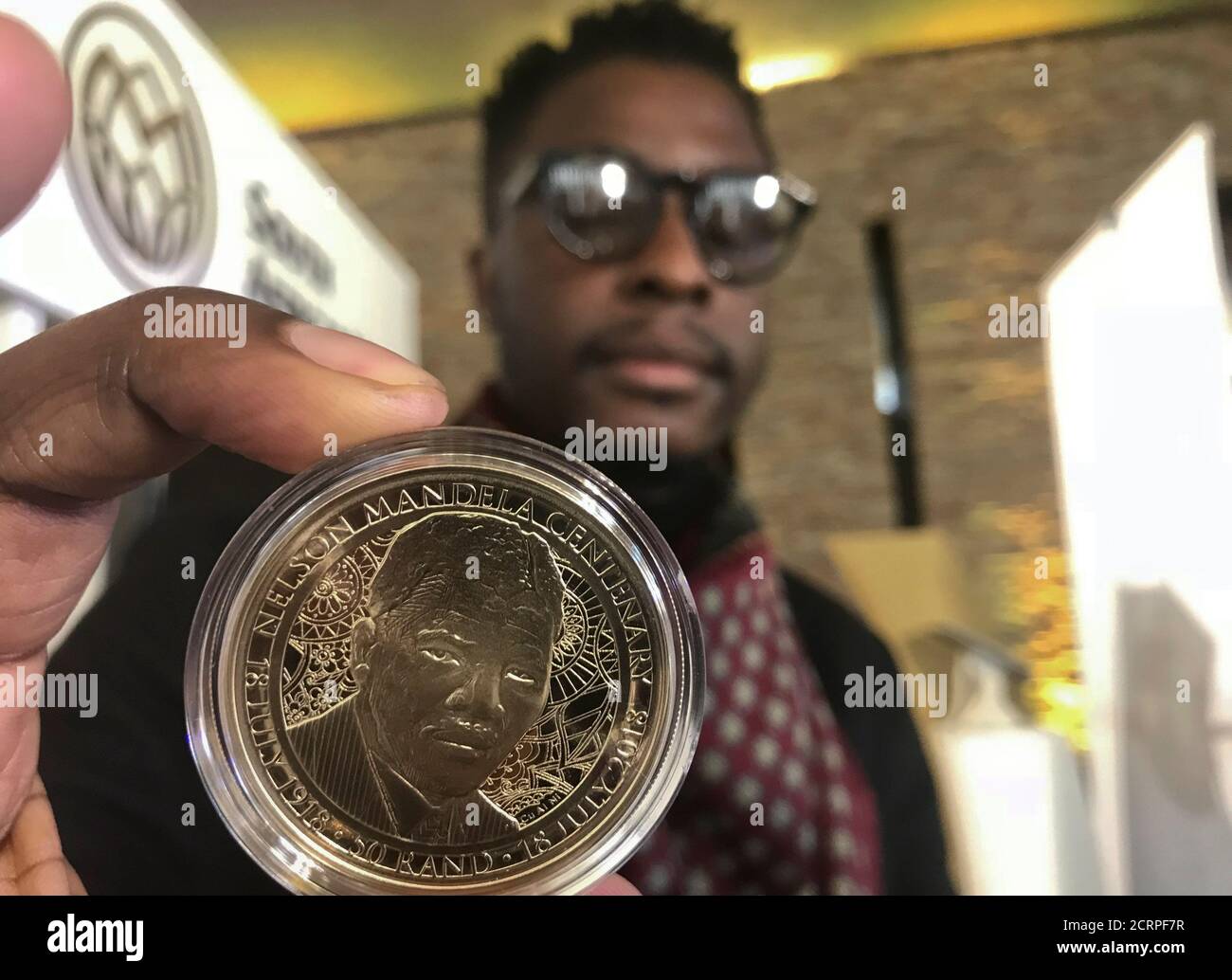 Nelson mandela 5 rand coin hi-res stock photography and images - Alamy