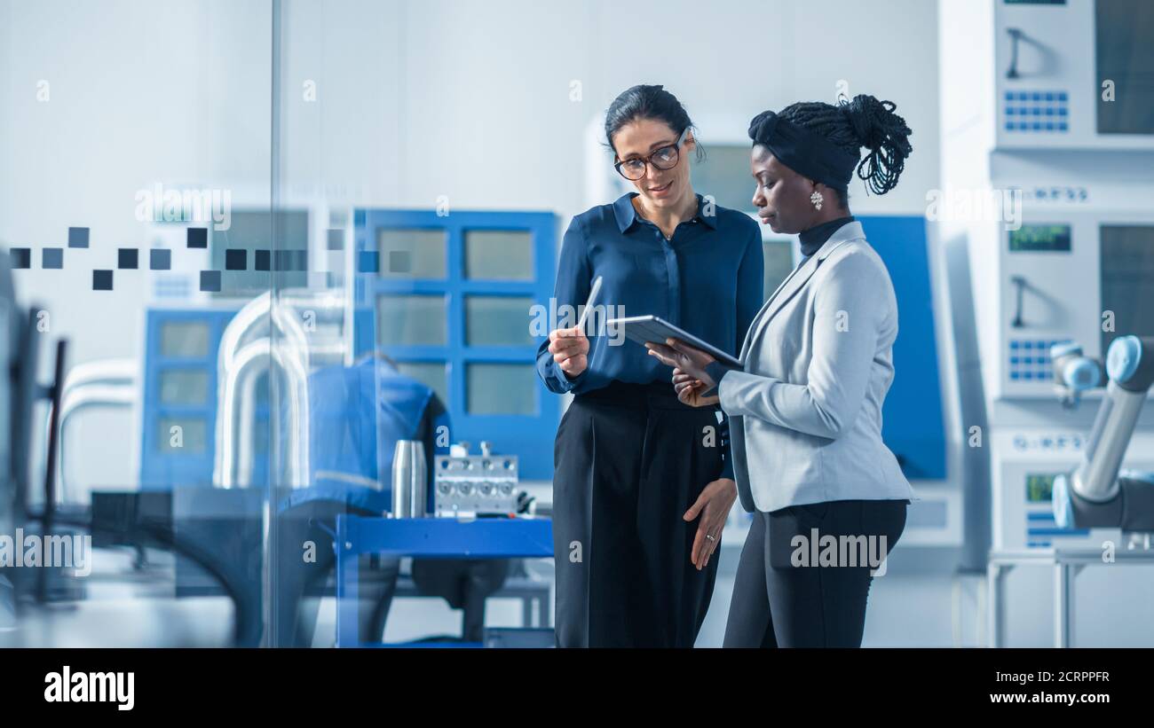 Computer assembly line hi-res stock photography and images - Alamy