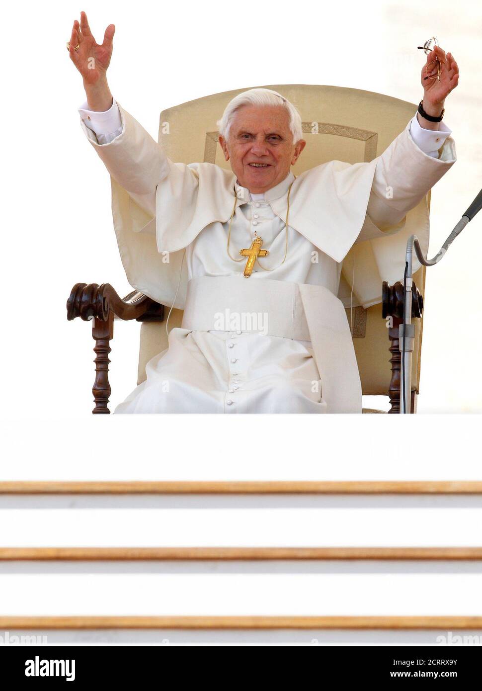 Pope benedict xvi Cut Out Stock Images & Pictures - Alamy