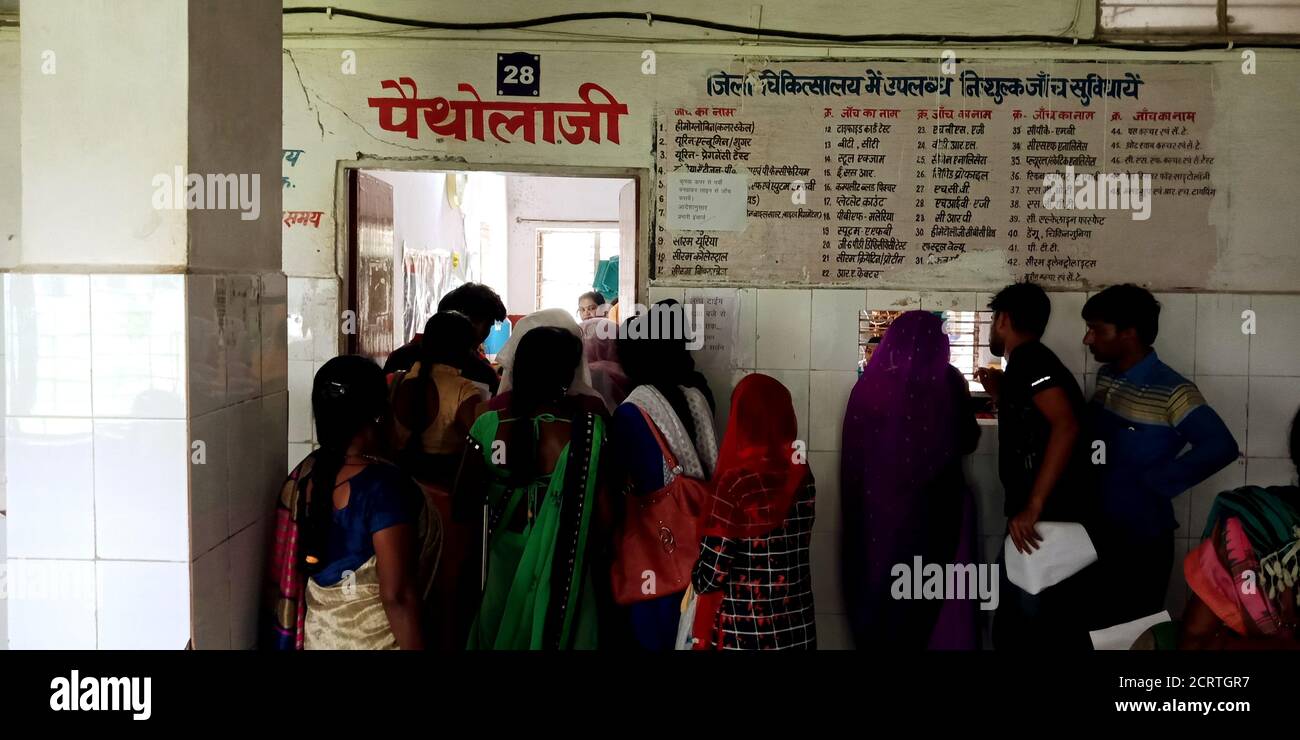 DISTRICT KATNI, INDIA - SEPTEMBER 18, 2019: Indian village women crowd ...