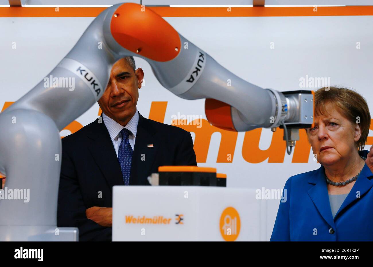 Kuka and robot hi-res stock photography and images - Alamy