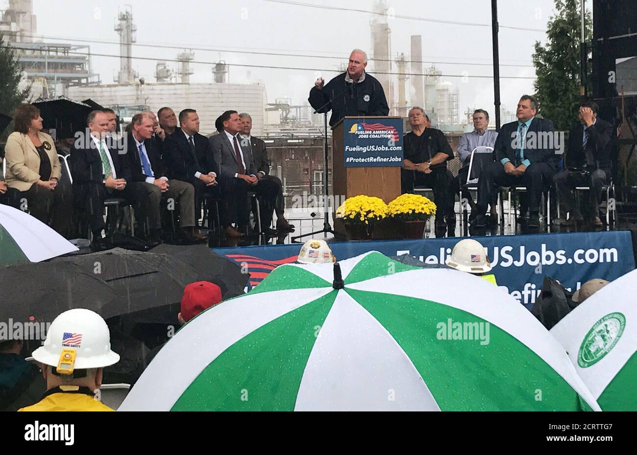 Oil refineries pennsylvania hi-res stock photography and images - Alamy