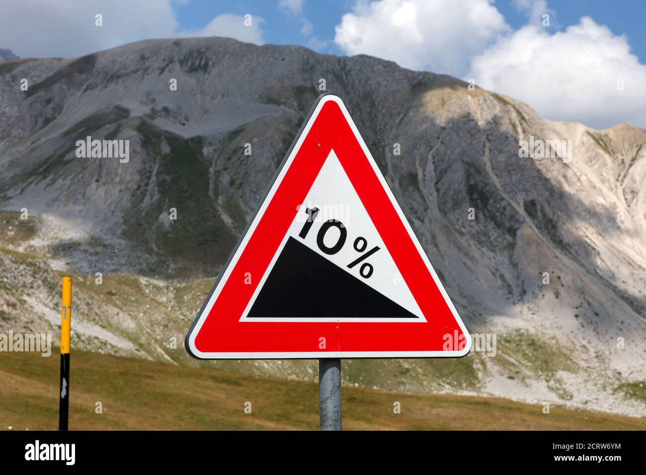 Slope sign hi-res stock photography and images - Alamy
