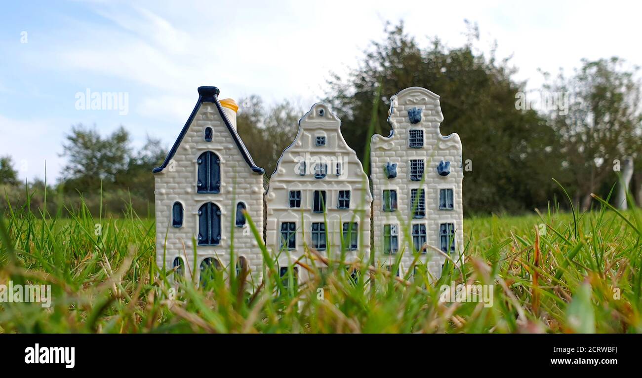 Dutch porcelain hi-res stock photography and images - Alamy