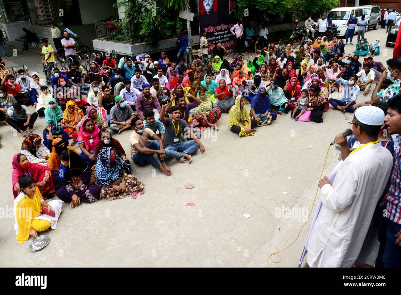 Garments workers of Dragon Group stage a demonstration in front of ...