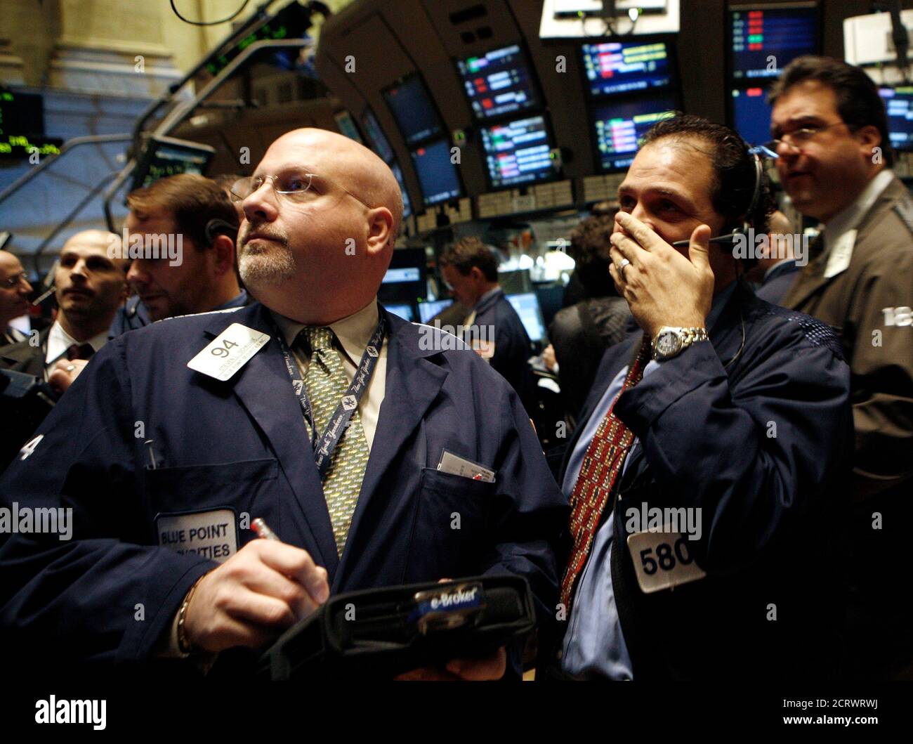 2008 stock market crash traders hi-res stock photography and images - Alamy