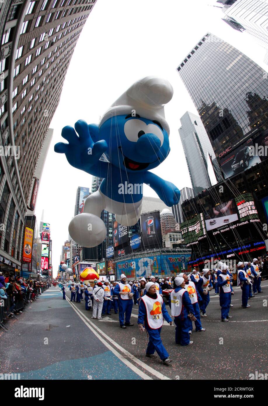 Macy's thanksgiving parade smurf hi-res stock photography and images ...