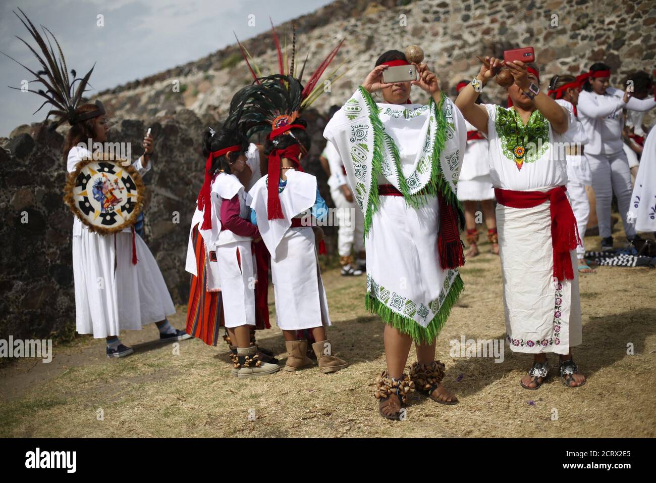 Mexico pyramid equinox hi-res stock photography and images - Alamy