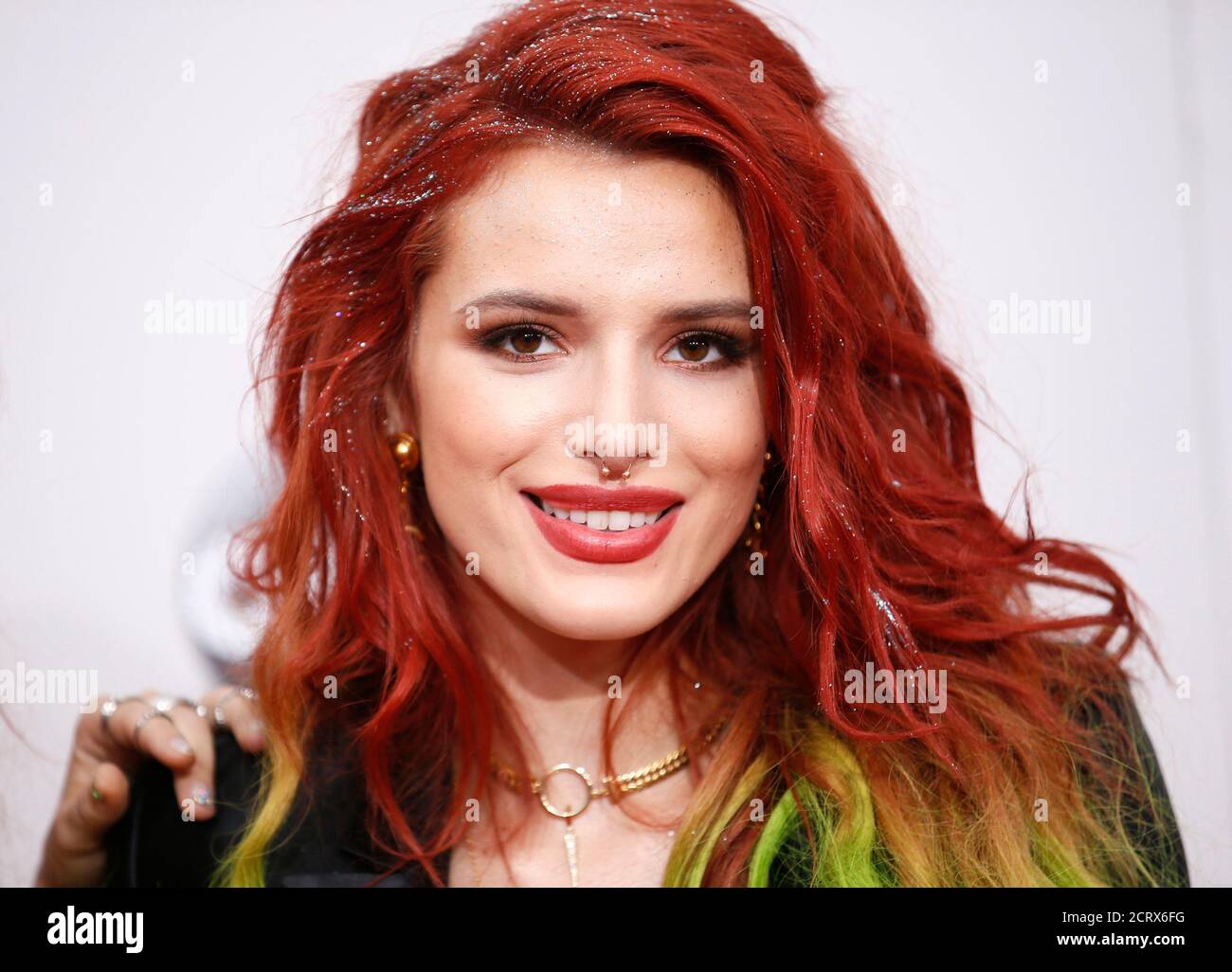 Bella thorne 2016 hi-res stock photography and images - Alamy