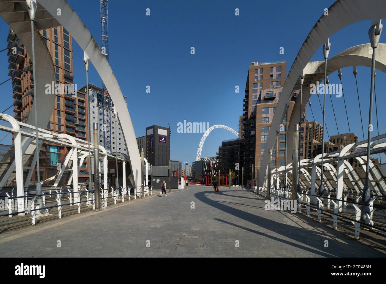 White horse bridge footbridge hi-res stock photography and images - Alamy
