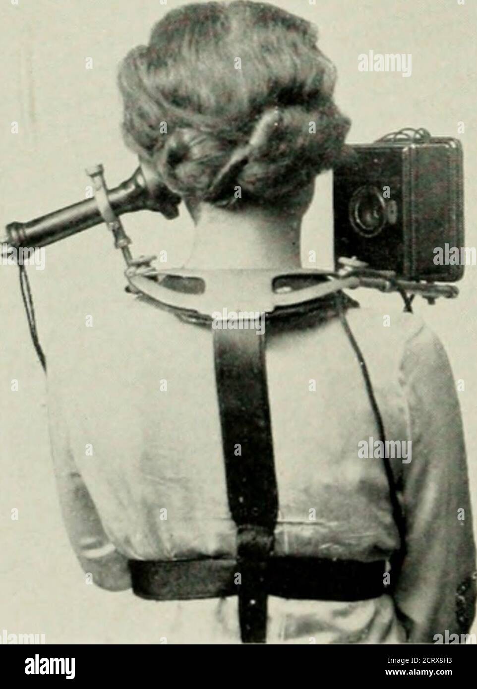 . Bell telephone magazine . HandsetTransmit-ter: 1934. Bracket ...