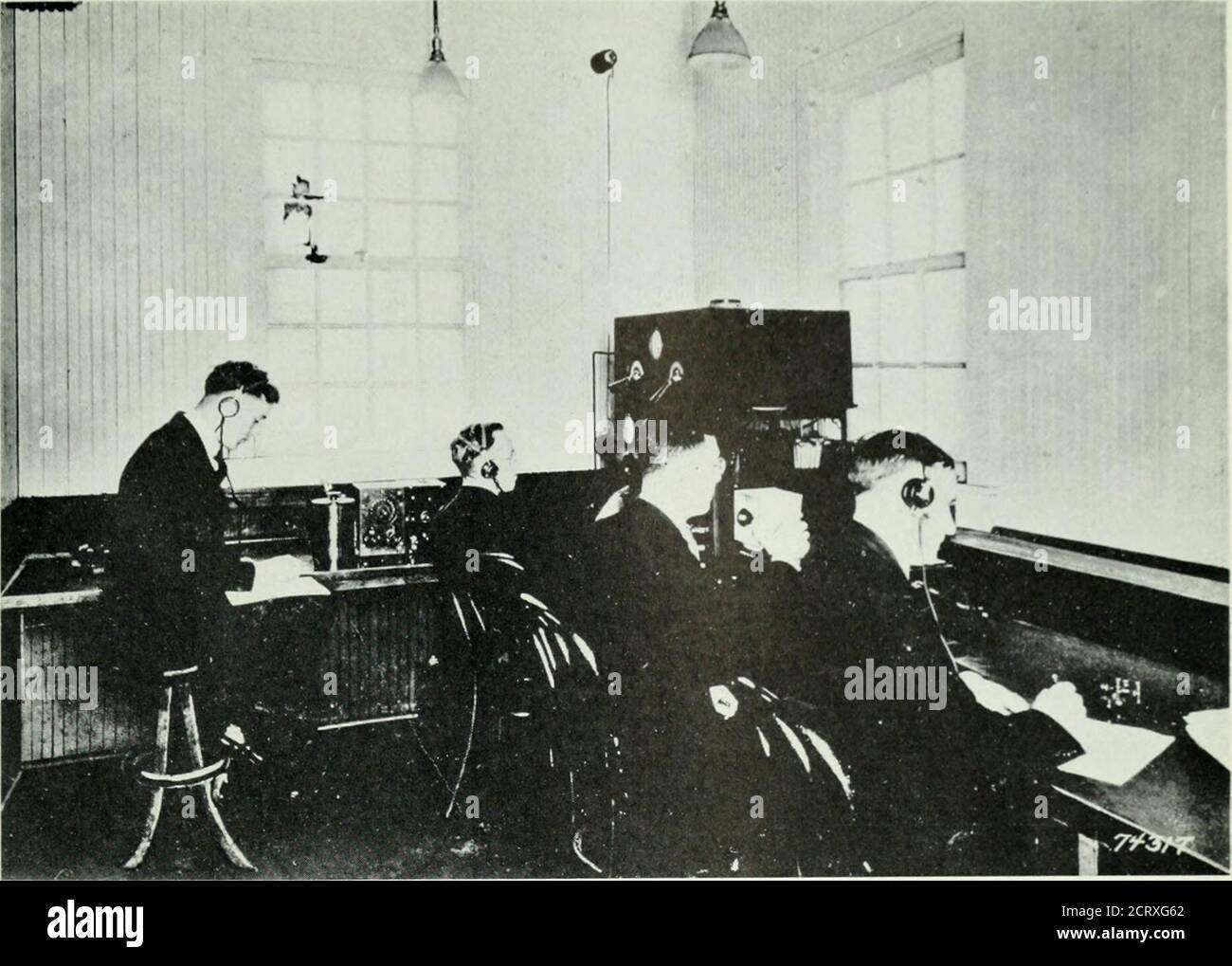. Bell telephone magazine . Fig. 4. The First Use of R.adiotelephonv ...