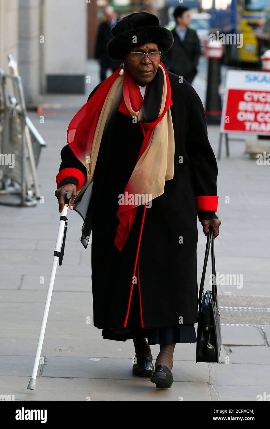 Arrives old bailey in central london hi-res stock photography and ...