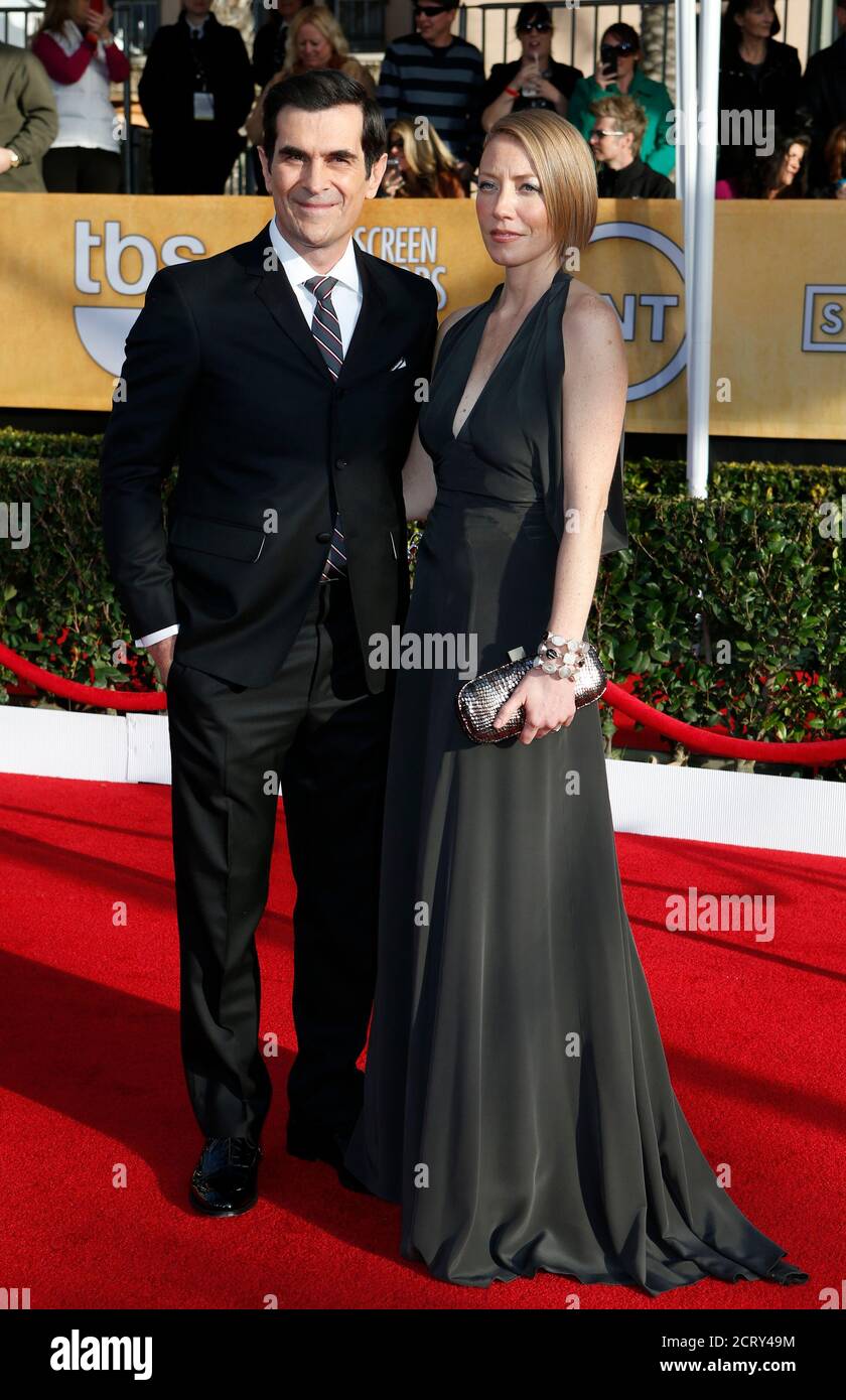 Actor ty burrell wife holly hi-res stock photography and images - Alamy