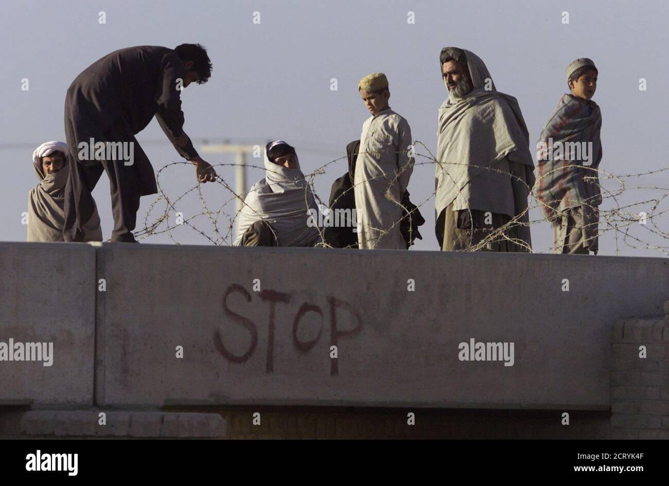 Pakistani border hi-res stock photography and images - Alamy