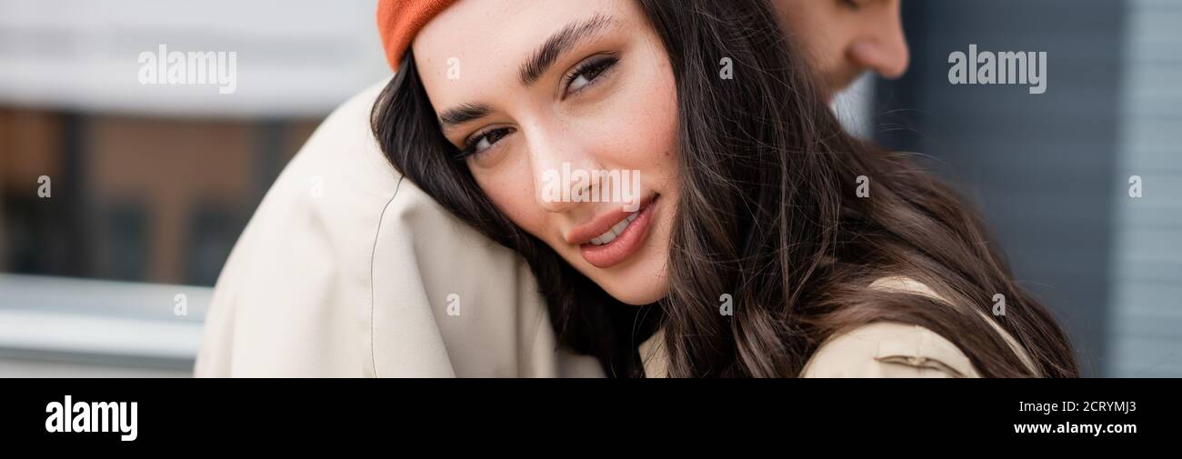 Woman leaning into man hi-res stock photography and images - Alamy