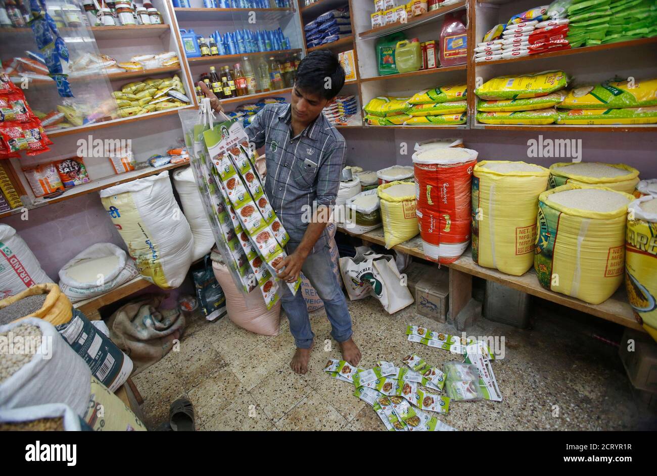 Kirana Shop High Resolution Stock Photography and Images - Alamy