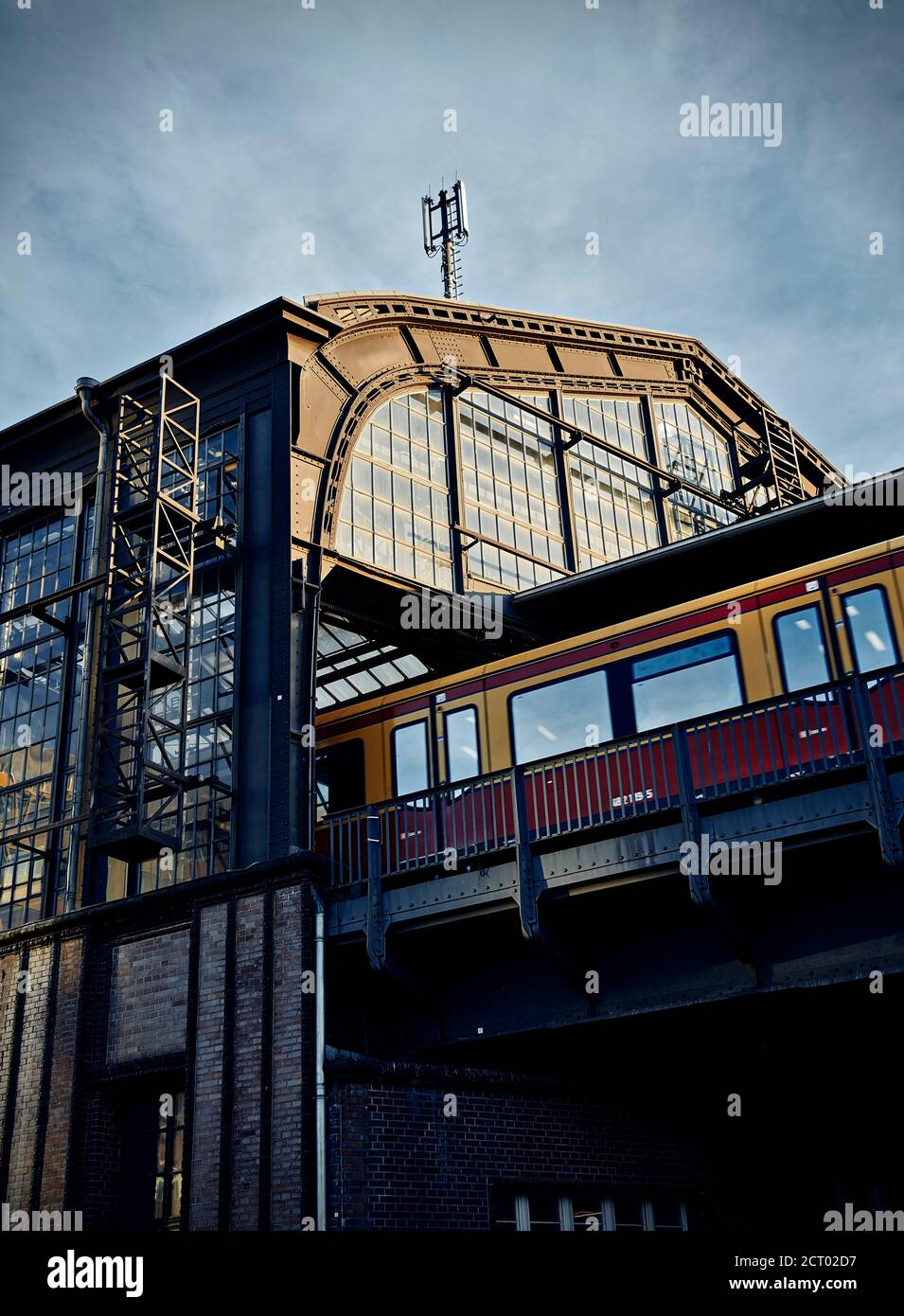 Incoming train to a platform in Berlin Stock Photo - Alamy