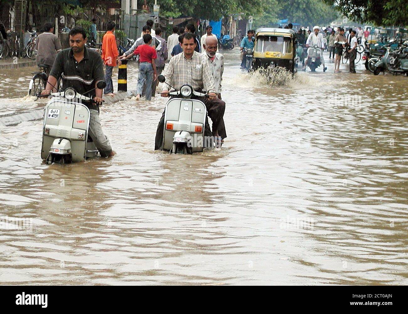 91 degrees fahrenheit hi-res stock photography and images - Alamy
