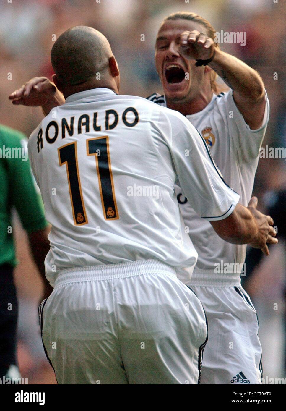 David beckham ronaldo real madrid hi-res stock photography and images ...