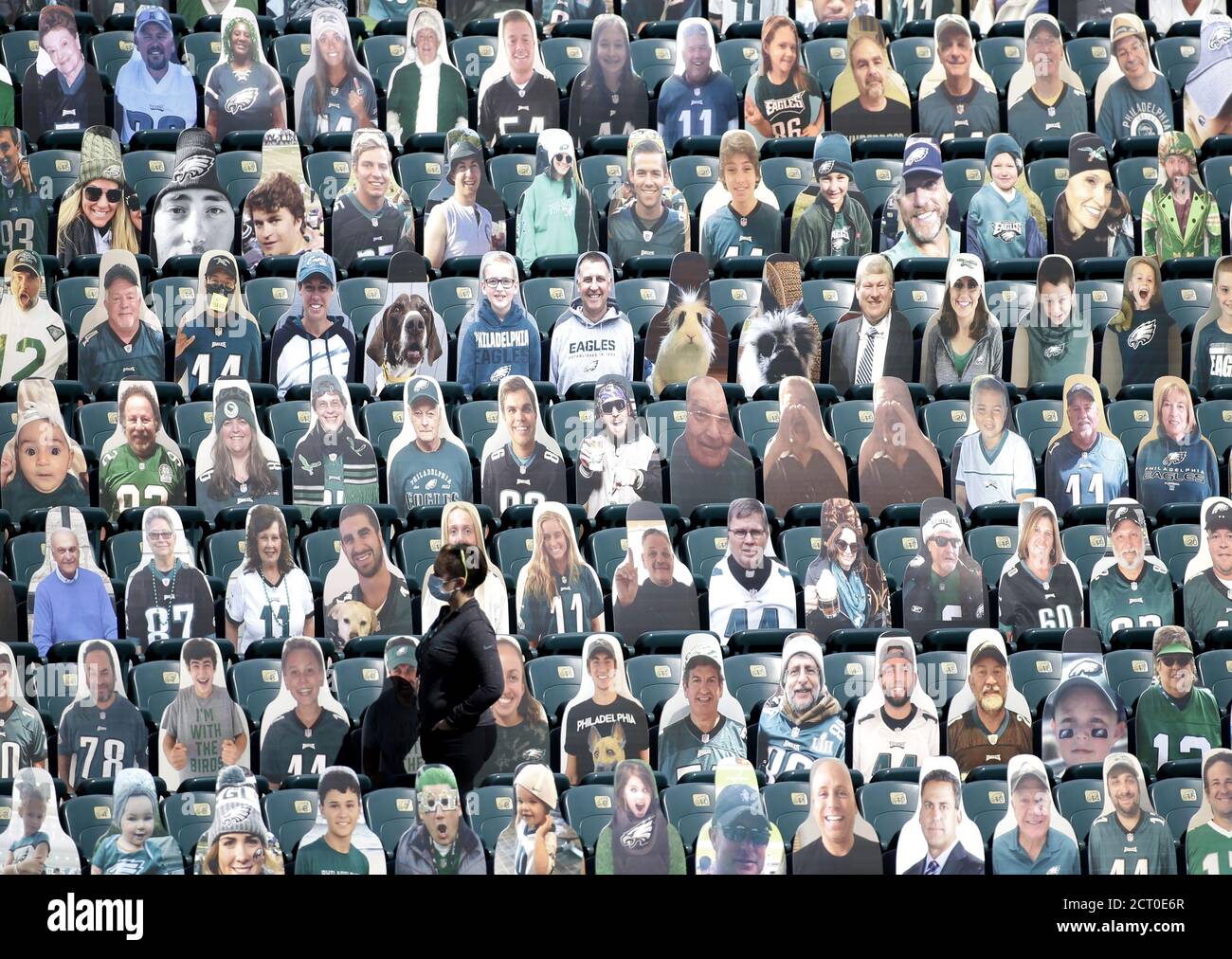 Cardboard cut outs fans hi-res stock photography and images - Alamy