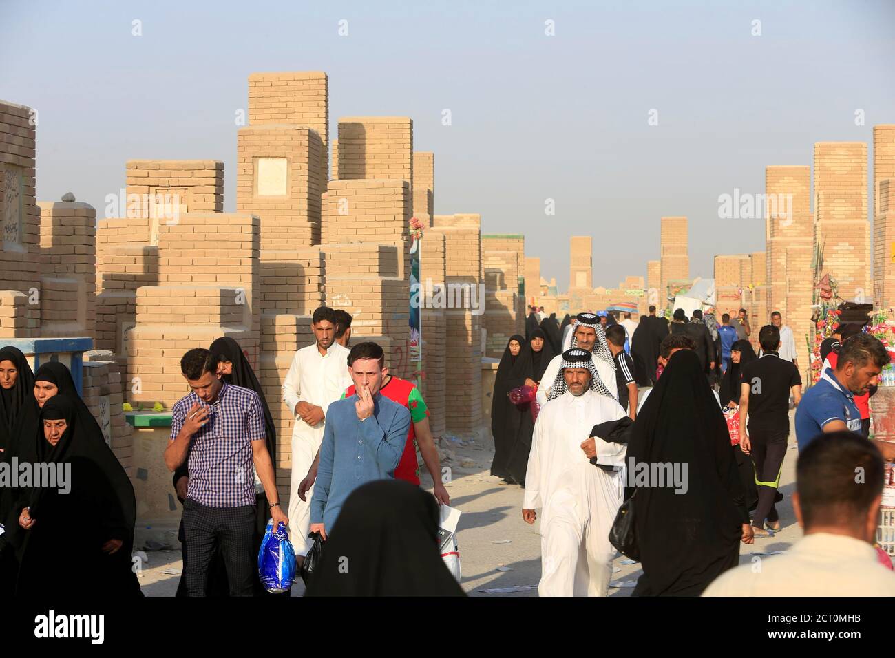 Valley of the peace najaf hi-res stock photography and images - Alamy