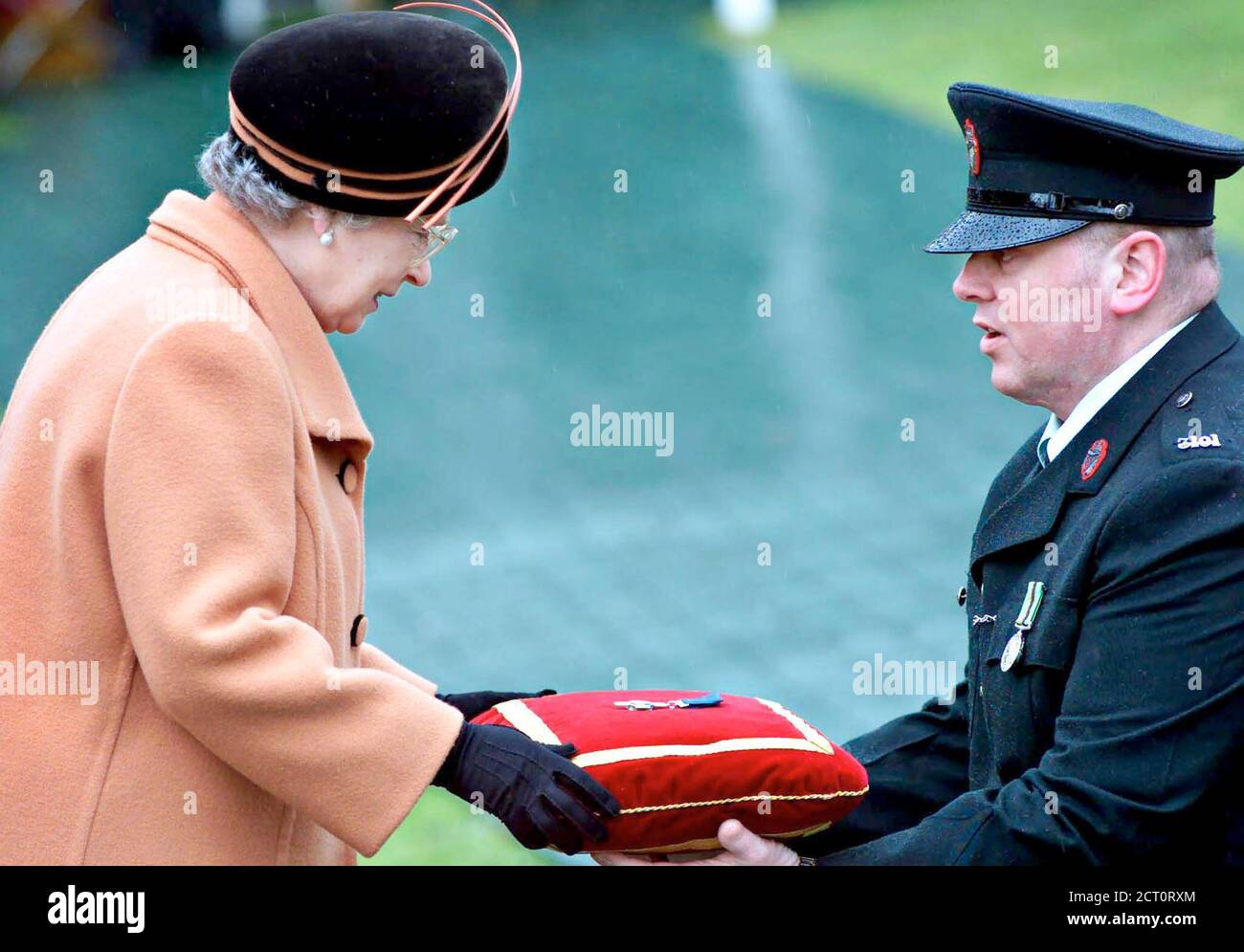 Royal ulster ruc george cross hi-res stock photography and images - Alamy