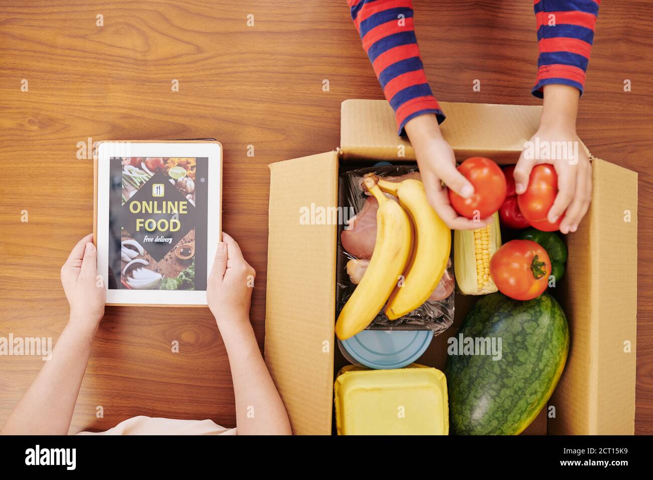 Vietnamese food delivery hi-res stock photography and images - Alamy