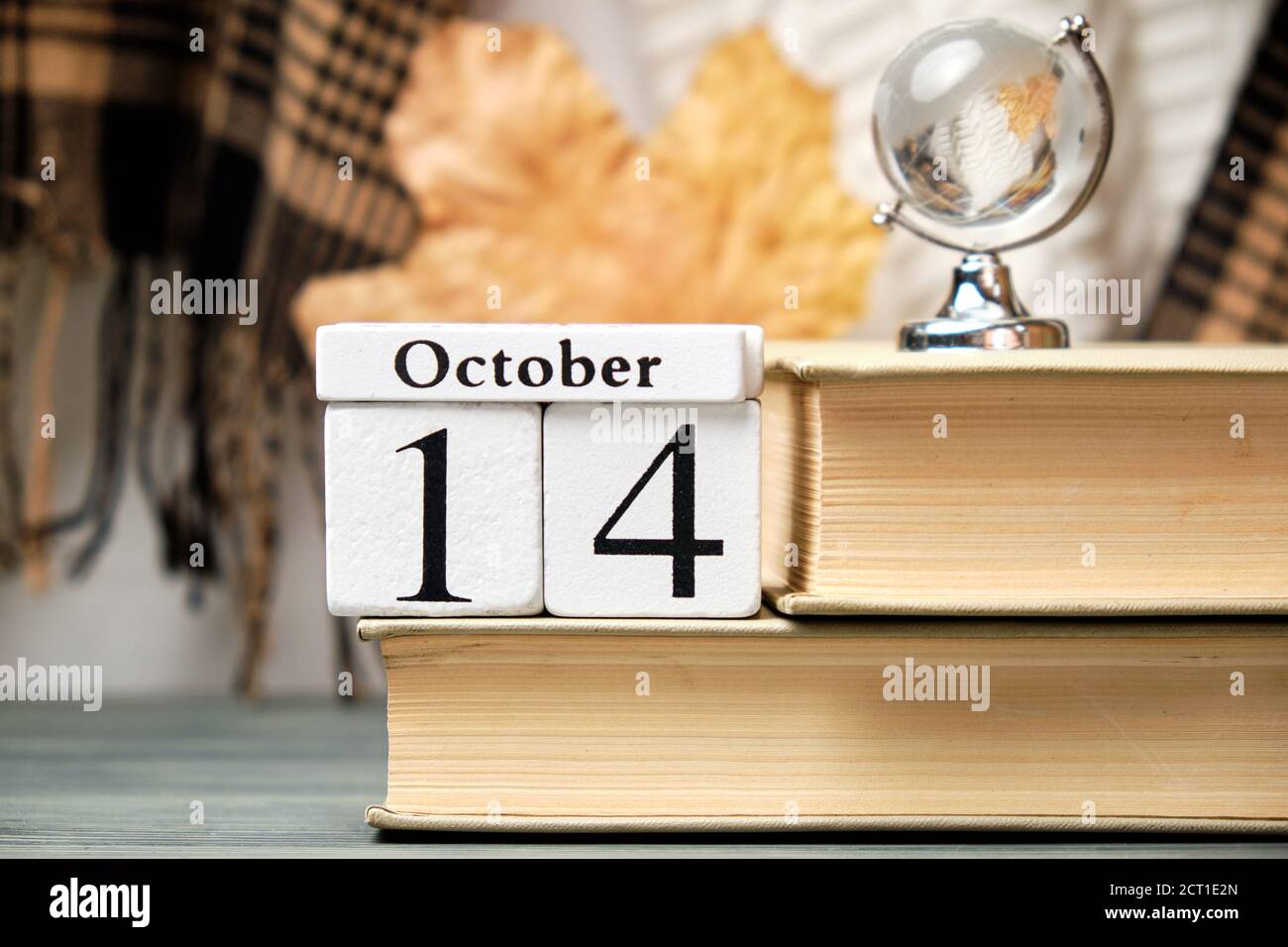 fourteenth day of autumn month calendar october Stock Photo - Alamy
