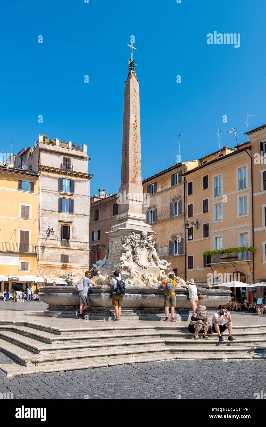 Back of the pantheon hi-res stock photography and images - Alamy