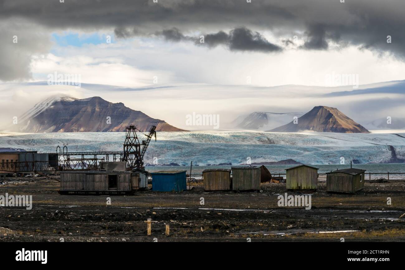 Pyramiden and surrounds in Svalbard Stock Photo - Alamy