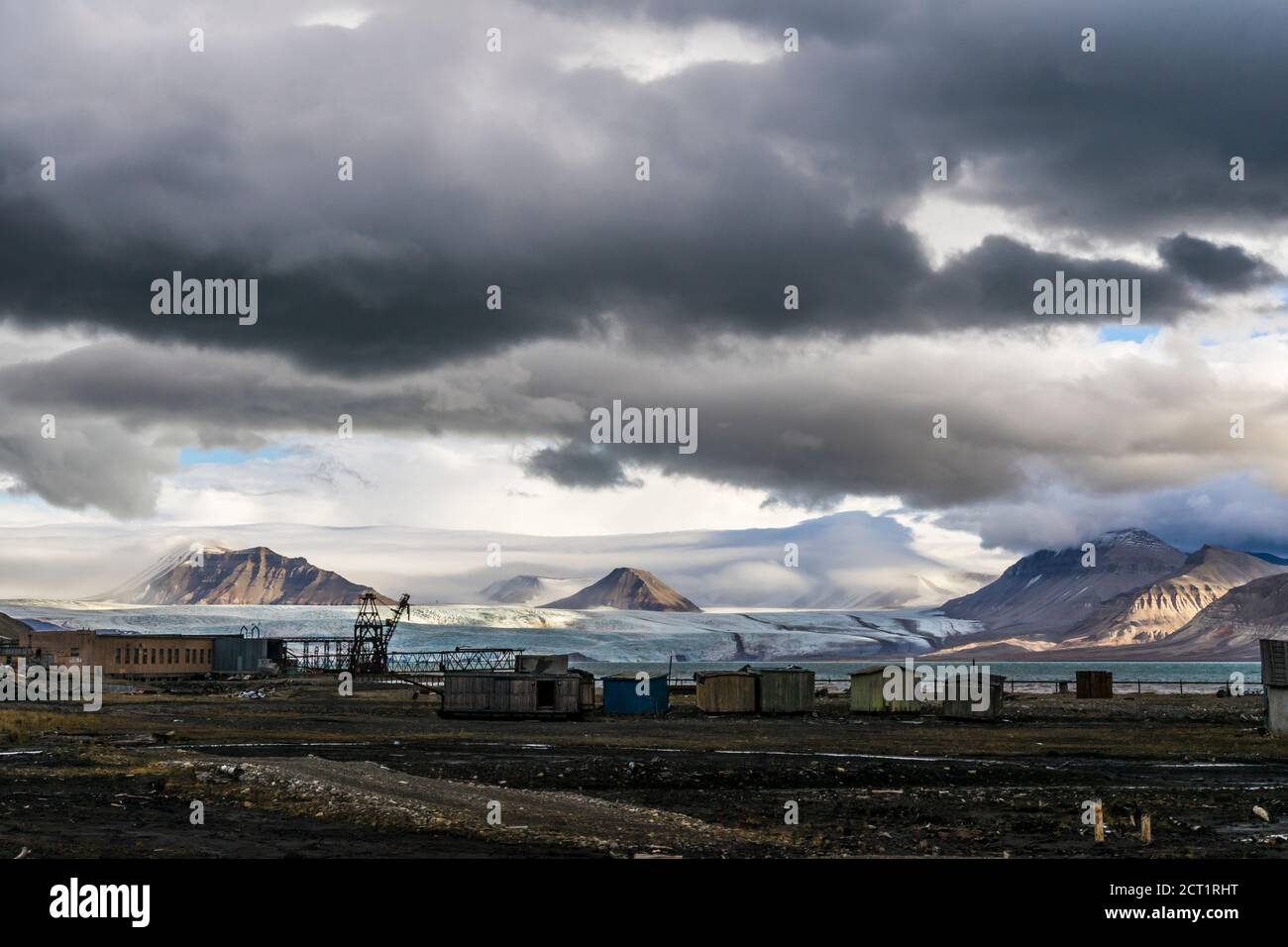 Pyramiden and surrounds in Svalbard Stock Photo - Alamy
