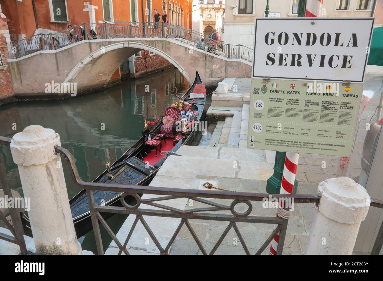 Gondola ride prices hi-res stock photography and images - Alamy