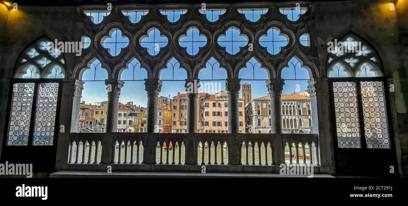 Venetian gothic architecture hi-res stock photography and images - Alamy