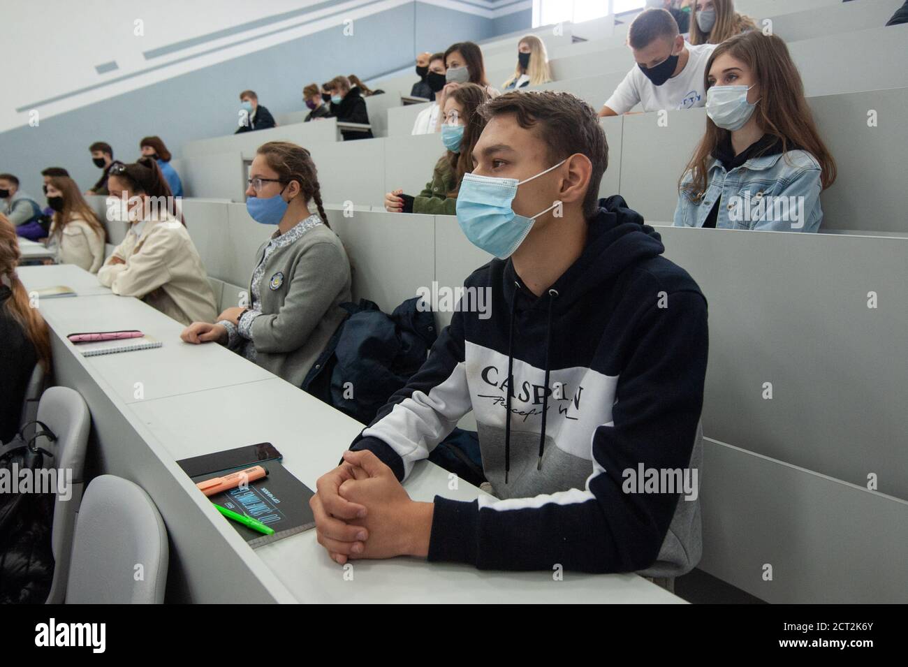 High school students wearing masks hi-res stock photography and images ...