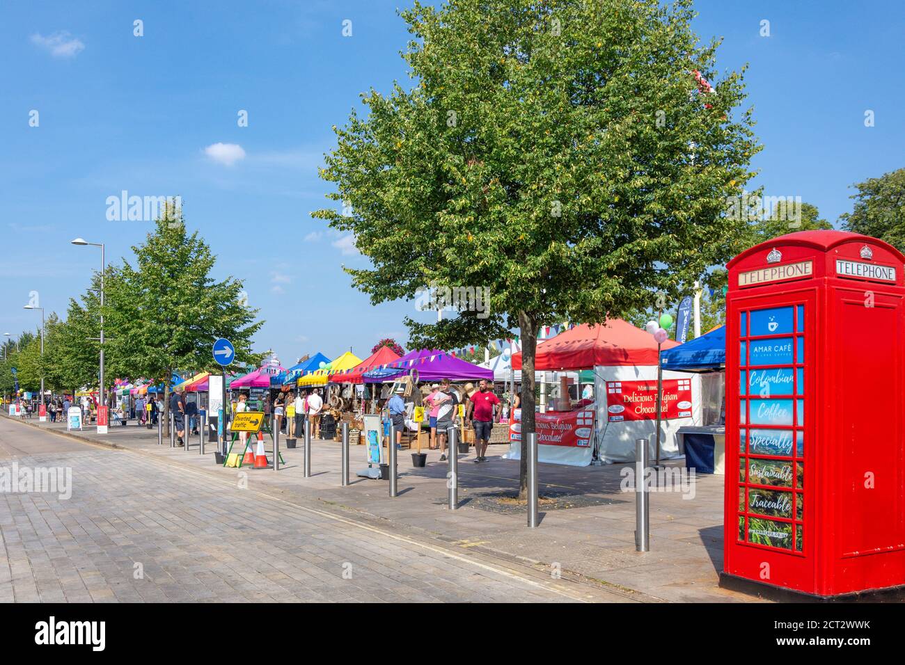 Outdoor market stalls hi-res stock photography and images - Alamy