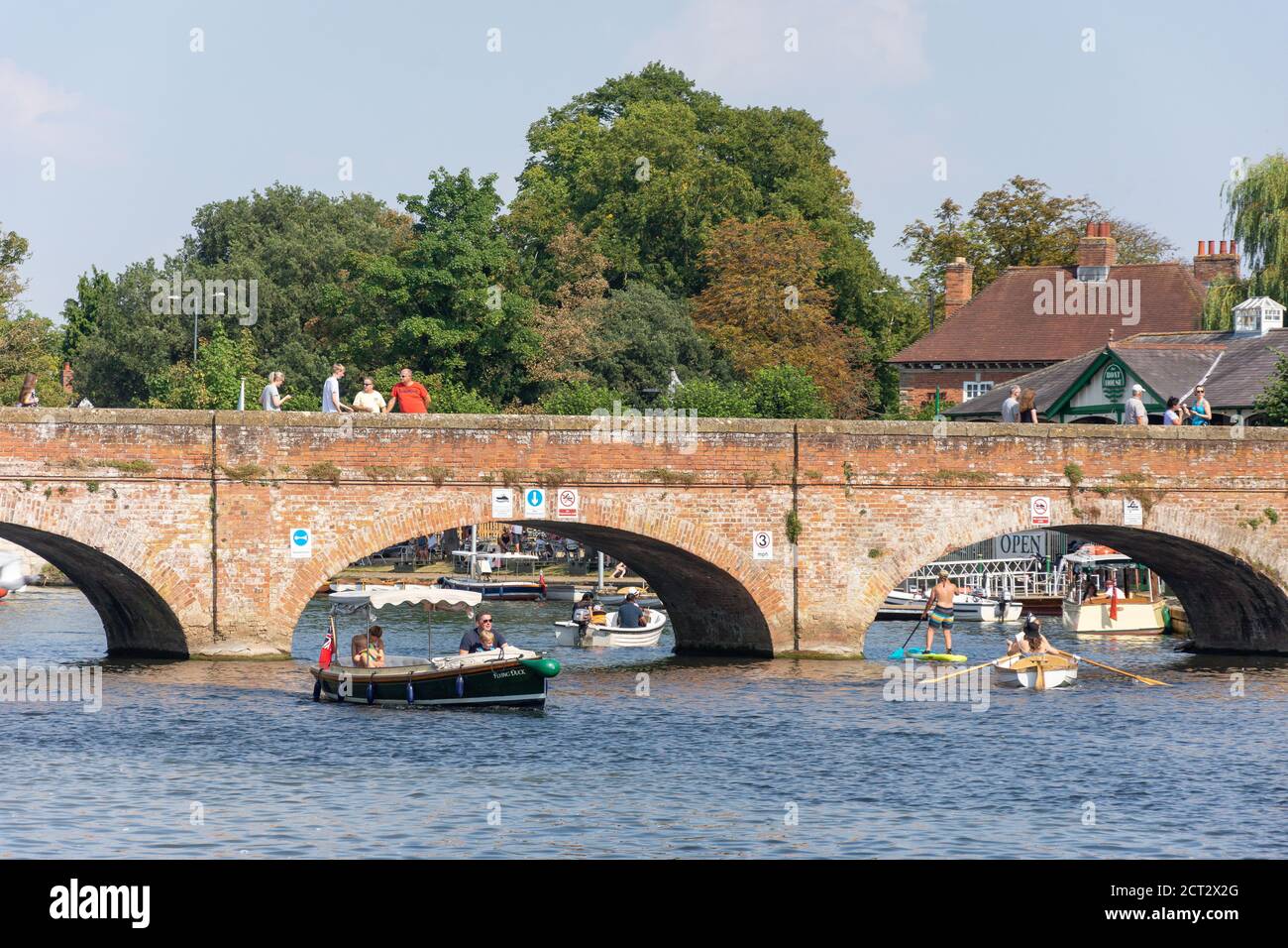 Stratford upon avon river bridge hi-res stock photography and images ...