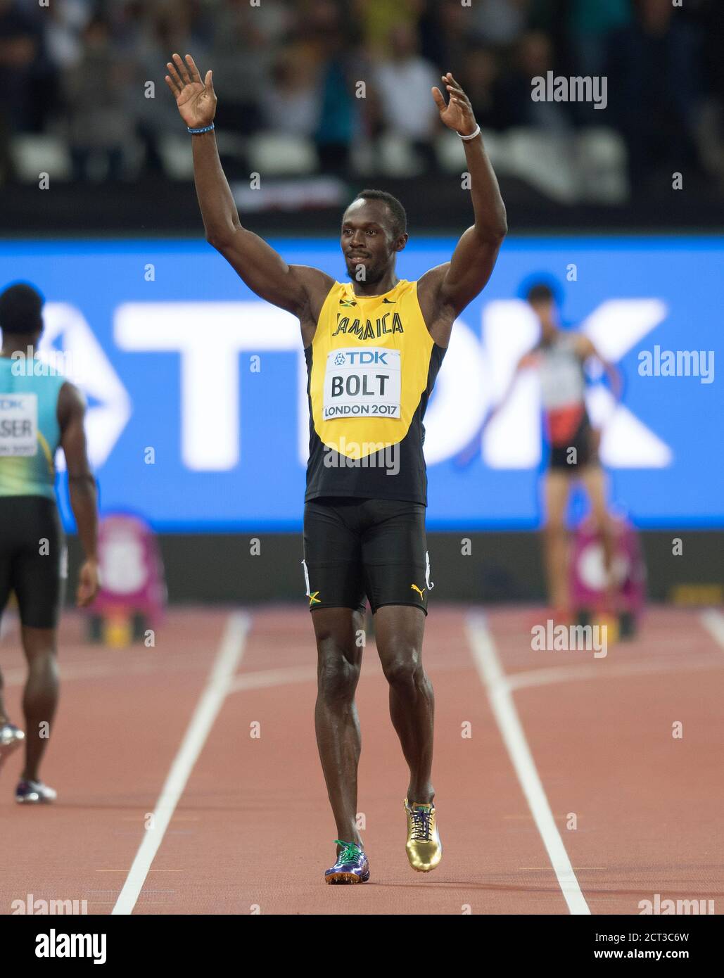 Usain Bolt salutes the London crowd at his farewell Championships ...